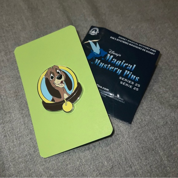 Disney | Accessories | Disneys Magical Mystery Pin Series 25 Dog Cat ...